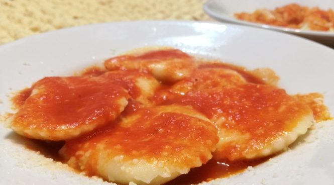La tradizione contagia, calzoni di ricotta al ragù - Algramà